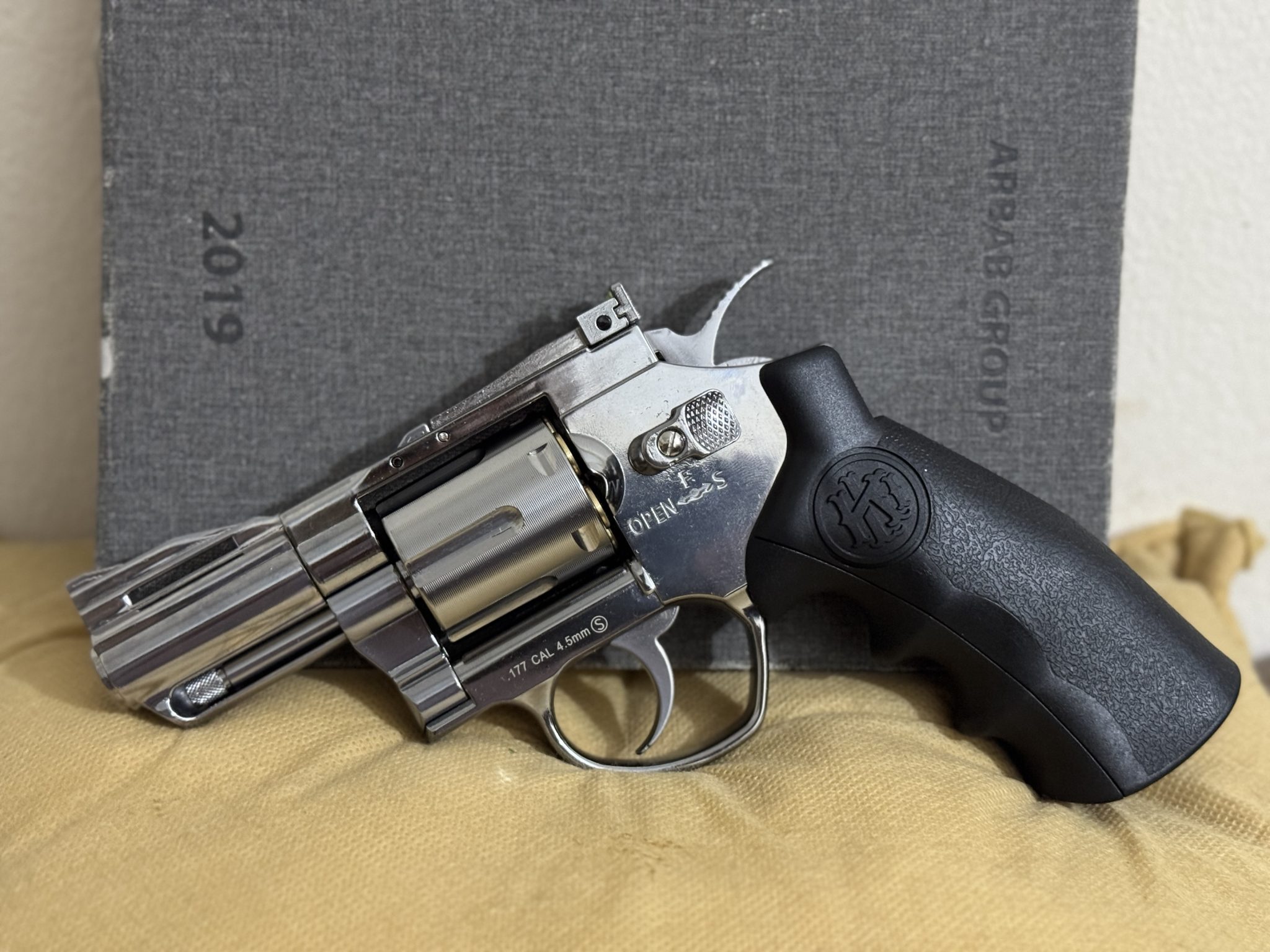 SRC TITAN REVOLVER (CO2, 2.5 INCH) – SILVER , pellets .177 cal ...